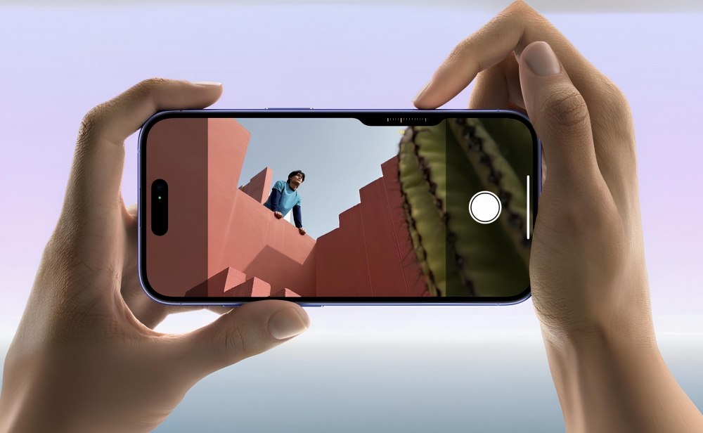 Apple’s iPhone 16: What’s the Deal with the New Camera Control Button?