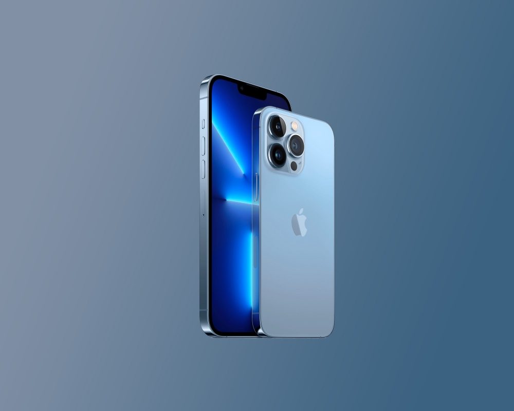 First iPhone 13 pre — orders begin shipping