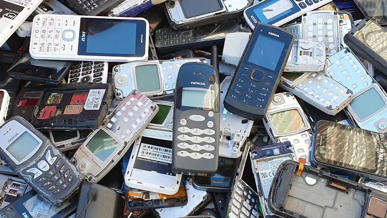 What Happened to Nokia? The Untold Story of Nokia's Collapse, Explained